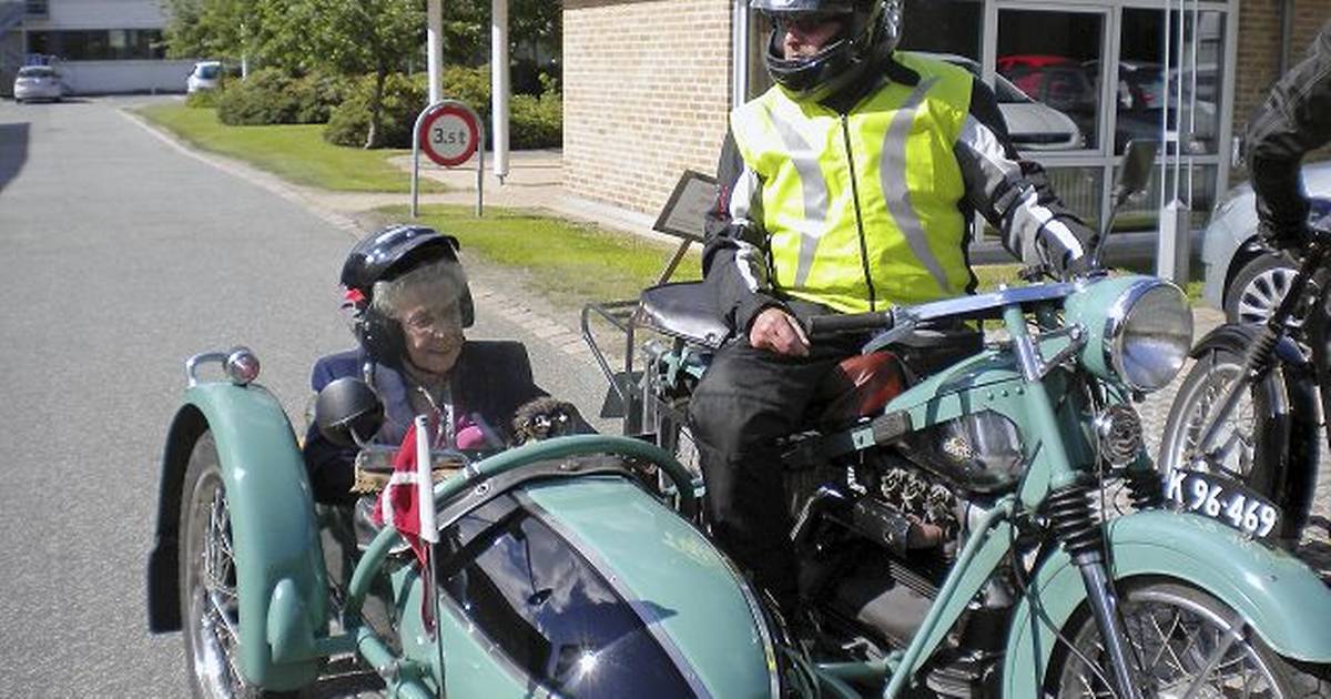 De ældre ræser på motorcykel i Tranbjerg - Din Avis