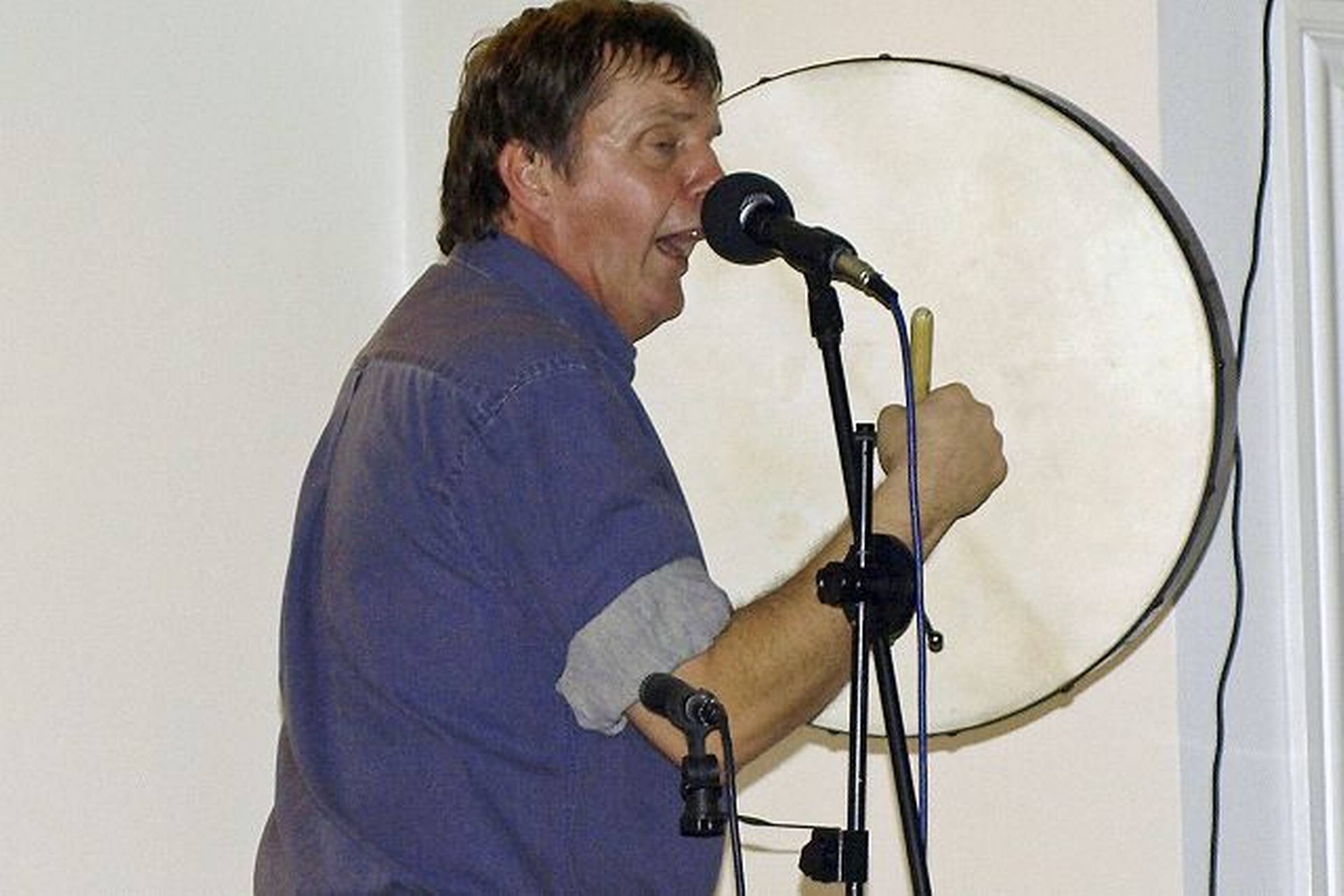 En kvik Quigg i Skjød Forsamlingshus - Din Avis