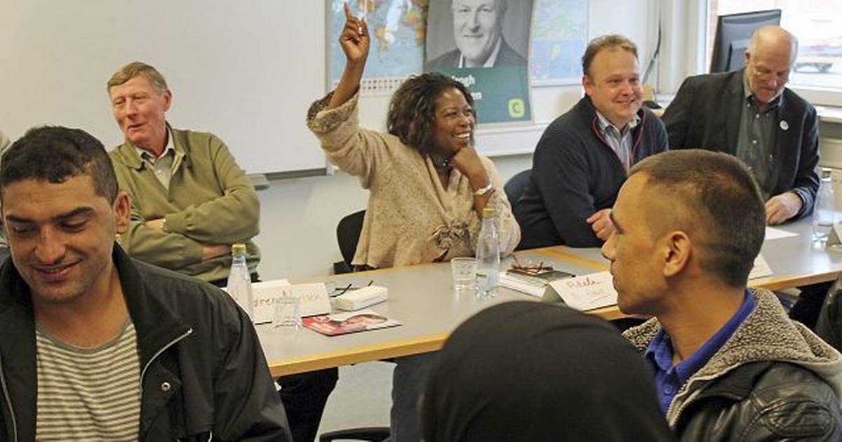 Vælgermøde på en halv snes sprog - Din Avis