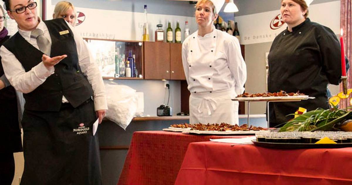 Lokal kokkeelev laver svinekæbe med chokolade og hakkede mandler - Din Avis