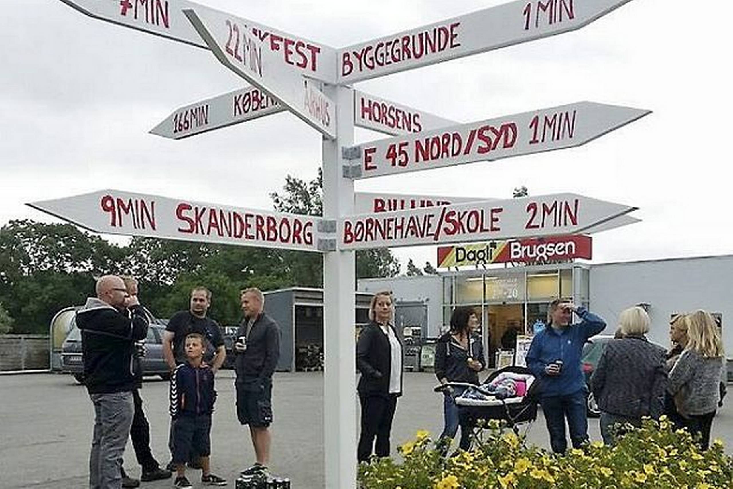 Nyt byskilt skal lokke folk til byen - Din Avis