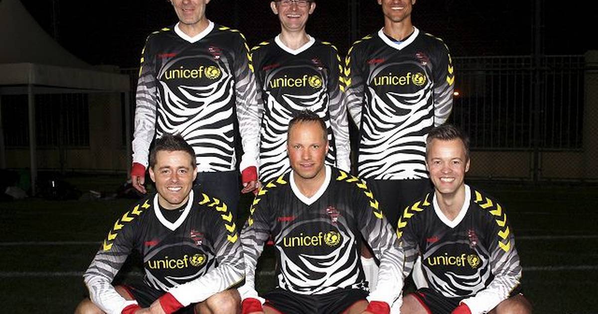 Peter AG i korte bukser med velgørende Old Boys - Din Avis