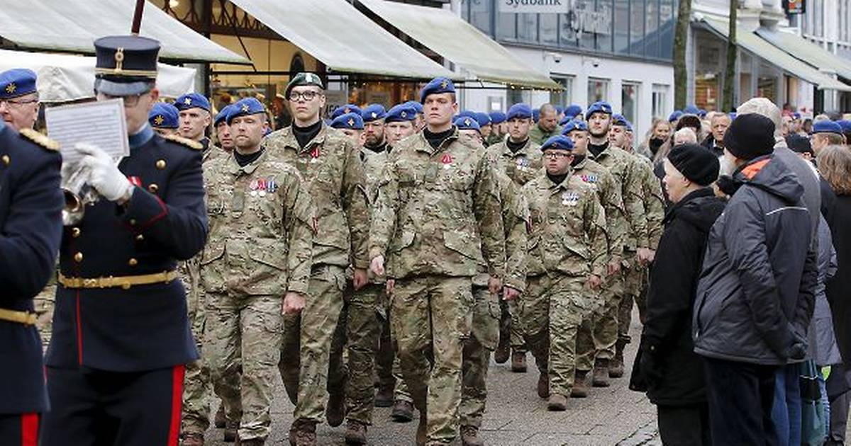 Hjemvendte soldater hædret med parade - Din Avis