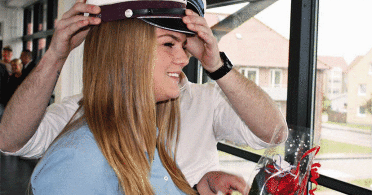 Hue til de første EUD Business Studenter - Din Avis