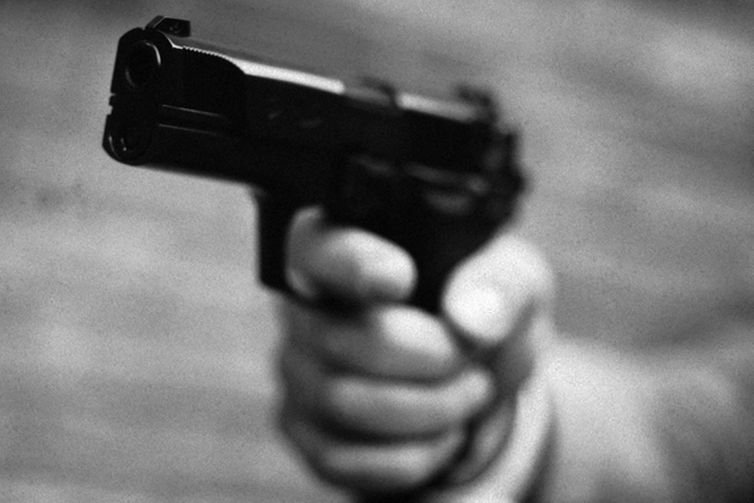 Psykisk syg mand truede med pistol - Din Avis