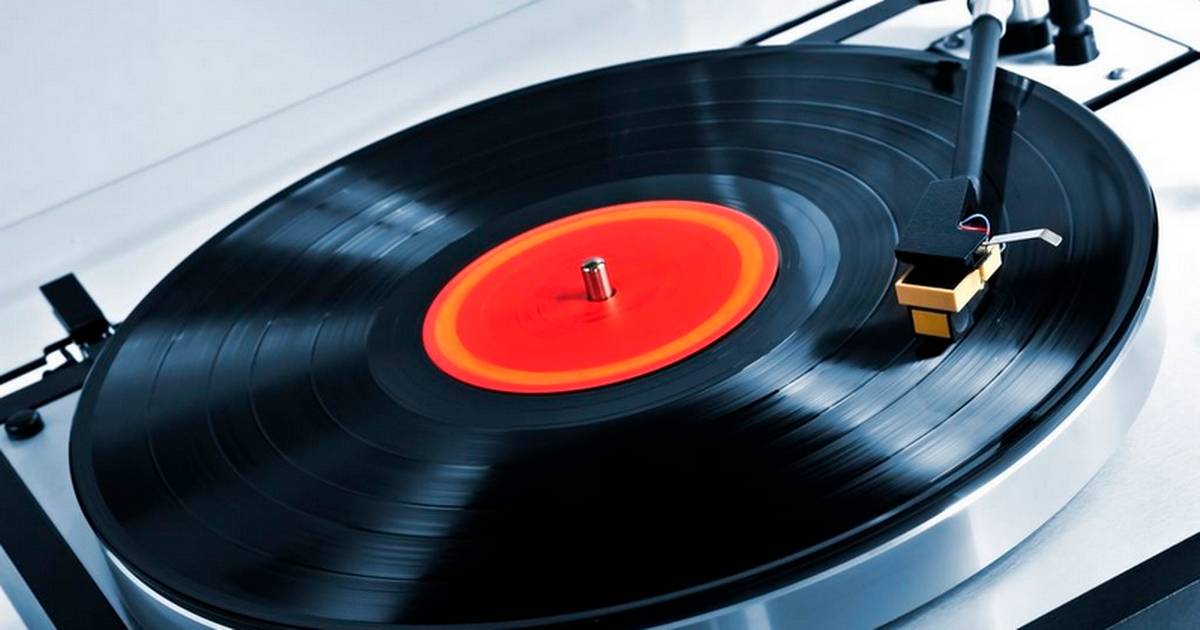 80 LP'er og en gammel grammofon er forsvundet