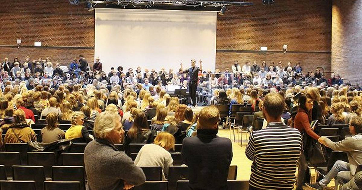 500 sangglade elever samlet på Risskov Gymnasium - Din Avis
