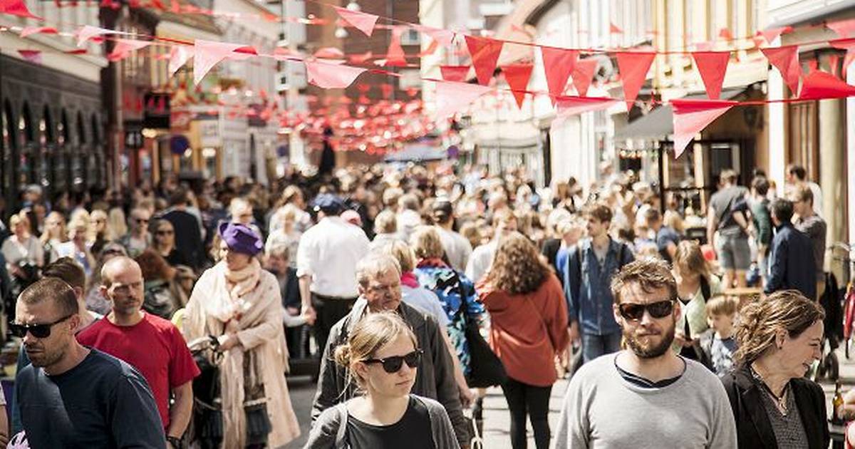 Gaden er stadig gravet op, så populær vejfest må flyttes ud i fremtiden ...