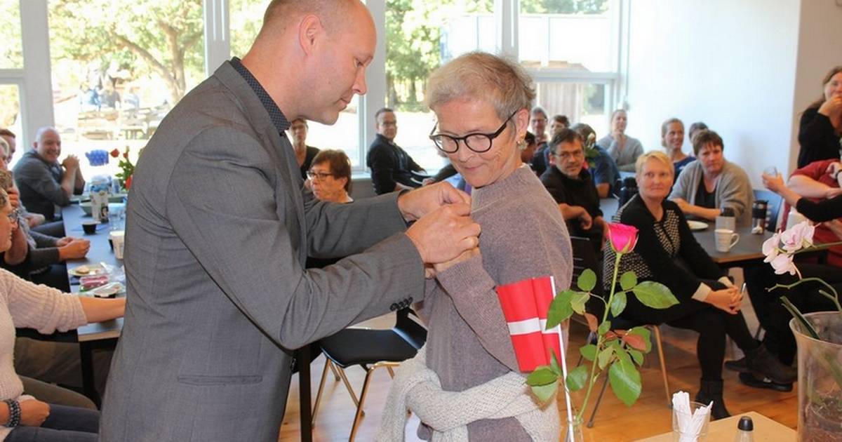 Hyldest til en sej lærer og kvinde - Din Avis