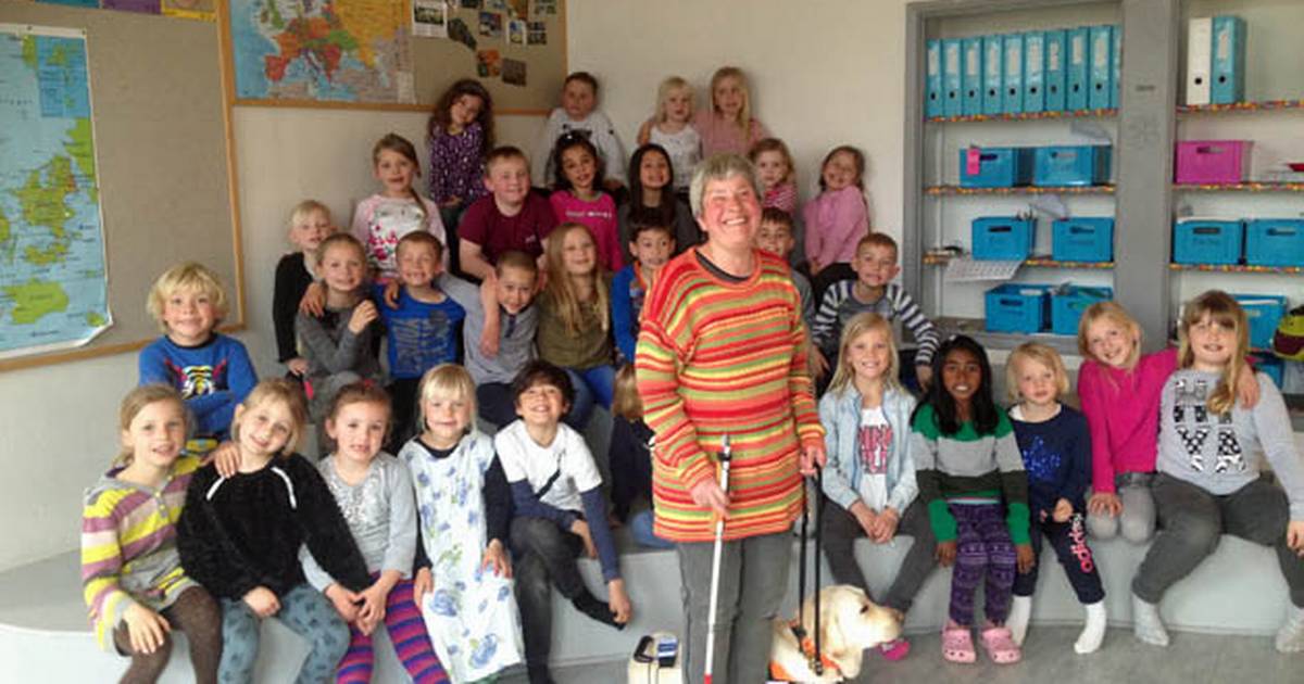 Førerhund på besøg hos børn på friskole - Din Avis