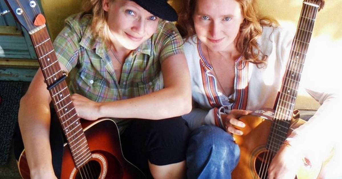 Grundlovsdag med western-guitar, ukulele og mundharpe i ...