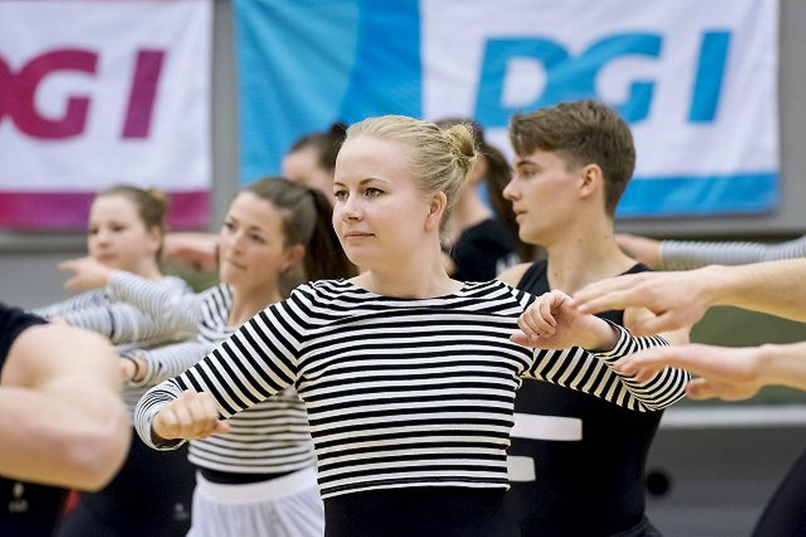 Tusindvis af gymnaster indtager Vejlby-Risskov Hallen - Din Avis