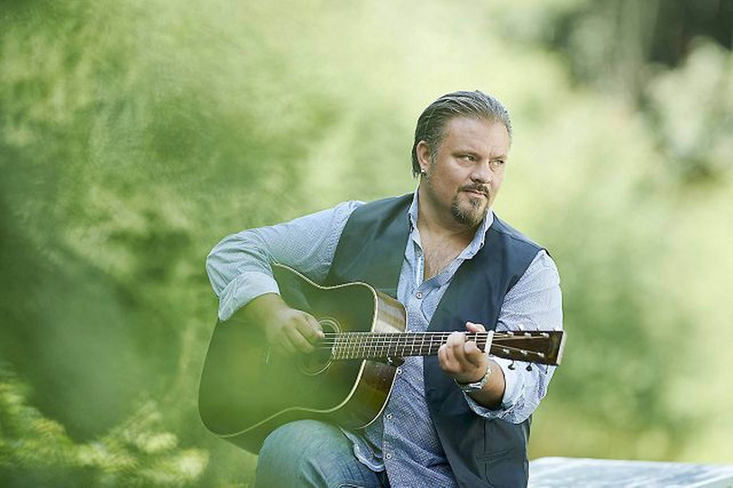 Sangskriver spiller til Spil Dansk-ugen - Din Avis